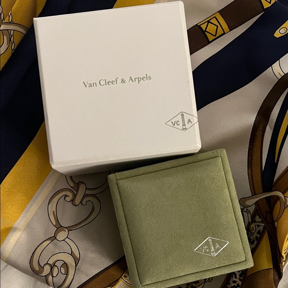 Van Cleef & Arpels | Accessories | Van Cleef Arpels Olive Green Jewelry ...